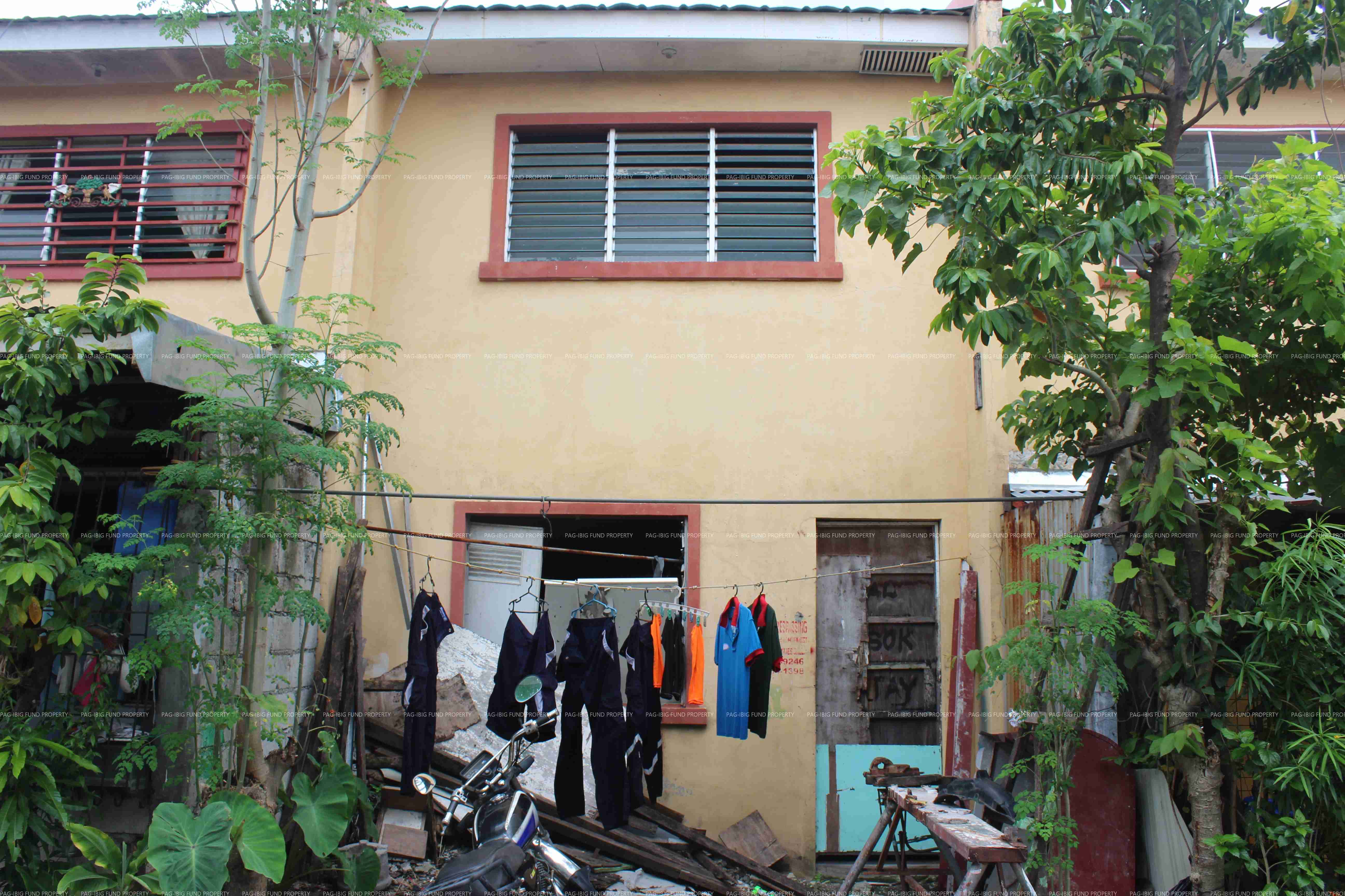 PAG-IBIG Foreclosed Town House - Lot 9 Blk. 10 Phase 1 Greenmark Homes ...